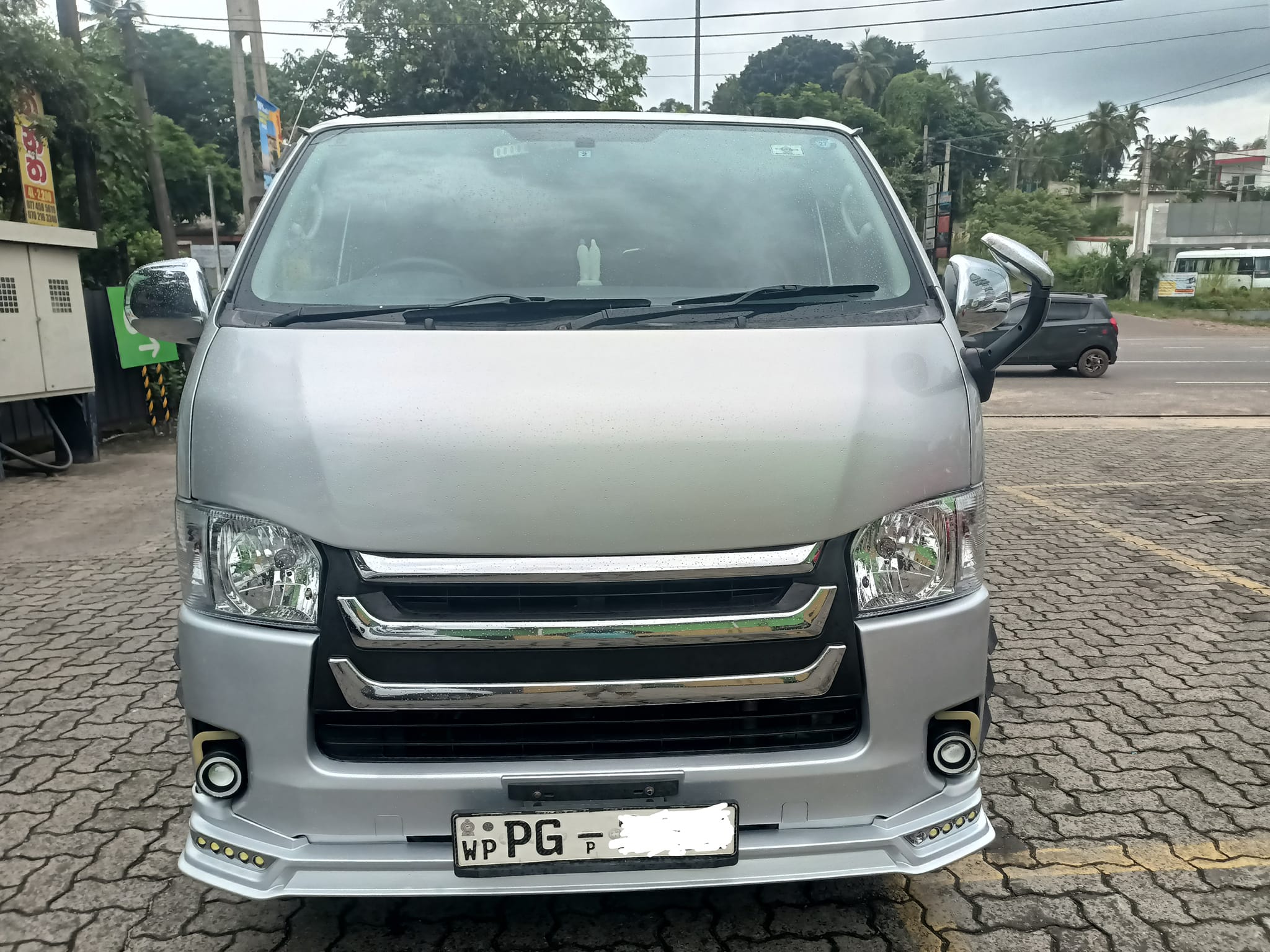 Toyota KDH 200 – Adz.lk – Classified Ads & Directory Listing