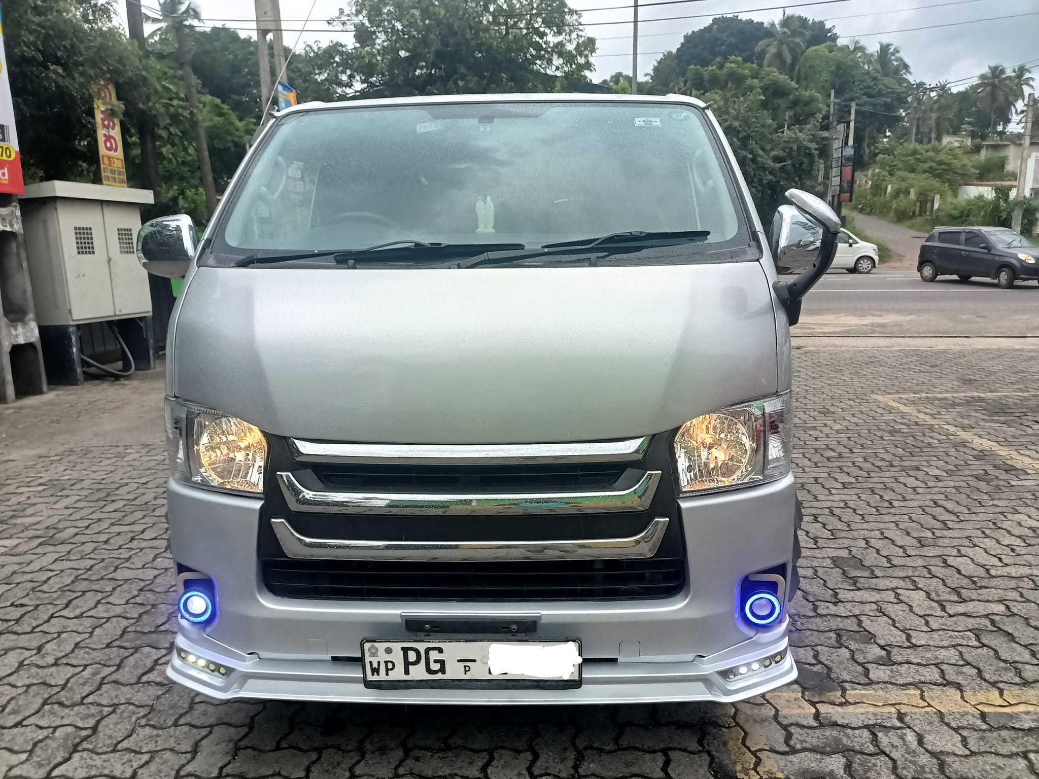 Toyota KDH 200 – Adz.lk – Classified Ads & Directory Listing